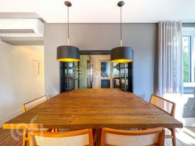 Apartamento, 2 dormitórios, 98 m², em Mont Serrat