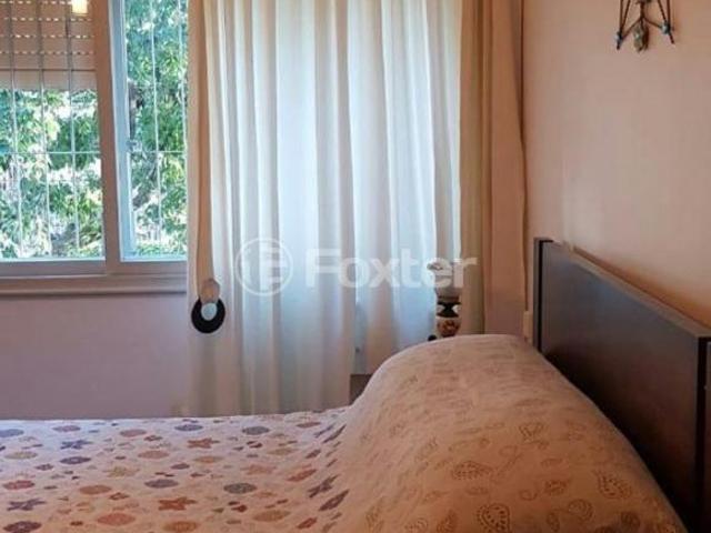 Apartamento, 2 dormitórios, 98 m², em Menino Deus