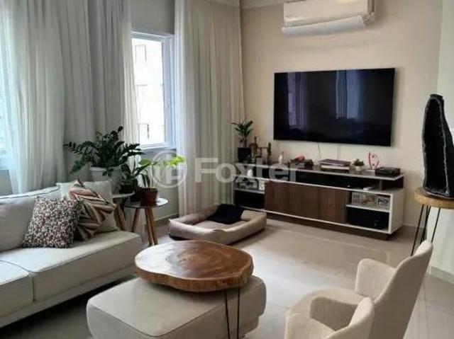 Apartamento, 2 dormitórios, 90 m², em Moema