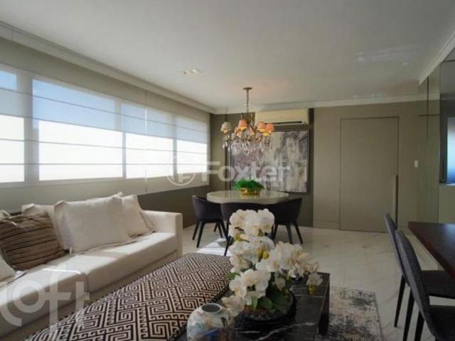 Apartamento, 2 dormitórios, 90 m², em Petrópolis