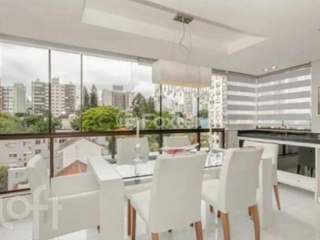 Apartamento, 2 dormitórios, 90 m², em Petrópolis