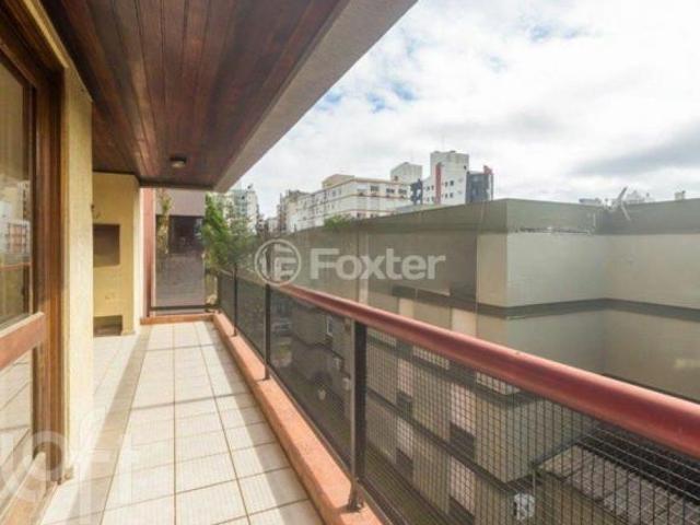Apartamento, 2 dormitórios, 90.15 m², em Menino Deus