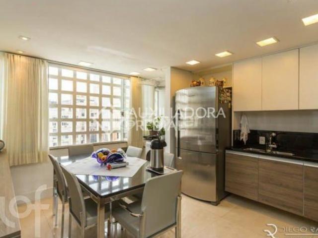 Apartamento, 2 dormitórios, 90.56 m², em Centro Histórico