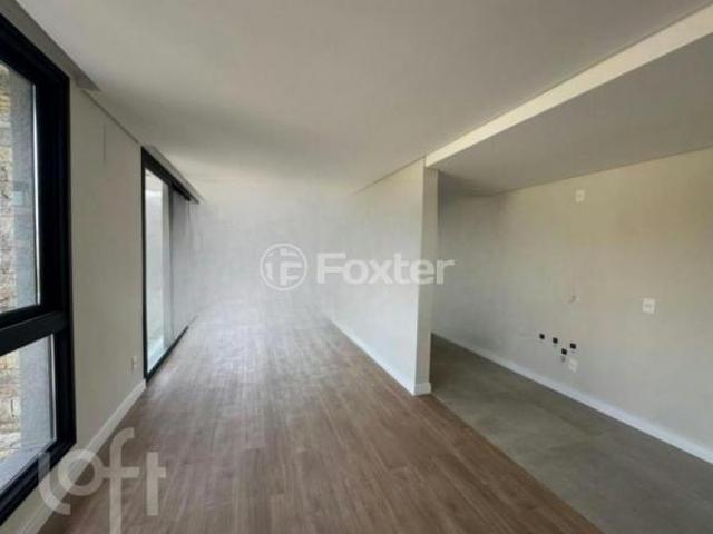 Apartamento, 2 dormitórios, 90.53 m², em Centro