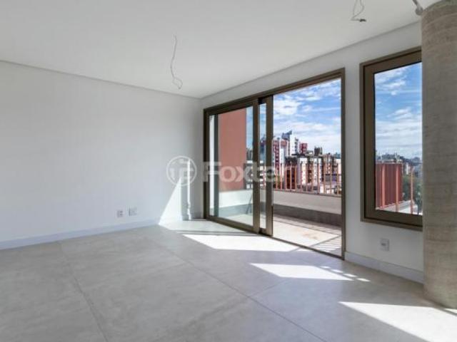 Apartamento, 2 dormitórios, 91.56 m², em Menino Deus