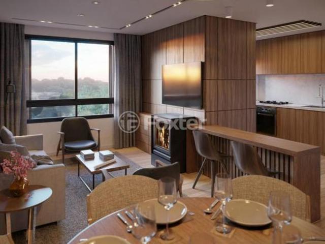 Apartamento, 2 dormitórios, 92 m², em Centro