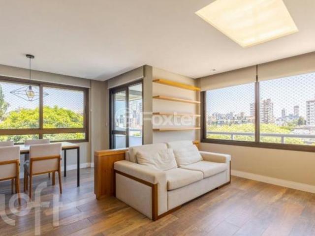 Apartamento, 2 dormitórios, 92.01 m², em Petrópolis