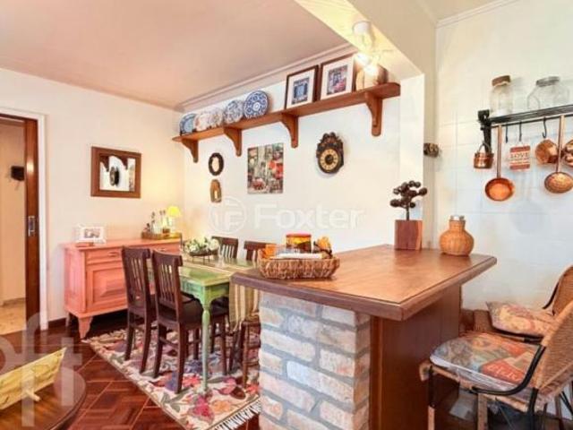 Apartamento, 2 dormitórios, 92.56 m², em Menino Deus