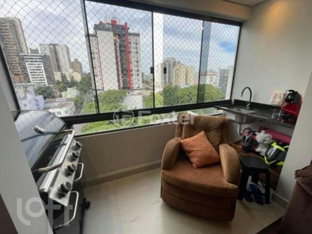 Apartamento, 2 dormitórios, 92.79 m², em Centro