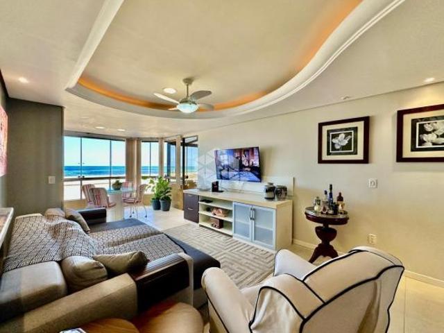 Apartamento 2 dormitórios/quartos, mobiliado e decorado, vista para o mar e terraço de L no Centro d