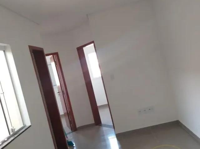 Apartamento 2 dorms com quintal e vaga em Santo André – 44m²