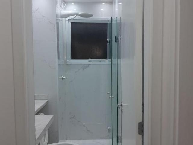 Apartamento 2 Qts, Sacada Envidraçada e Lazer de Clube!