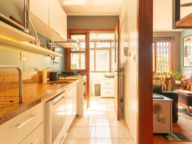 APARTAMENTO 2 QUARTOS 1 VAGA NO BAIRRO MENINO DEUS