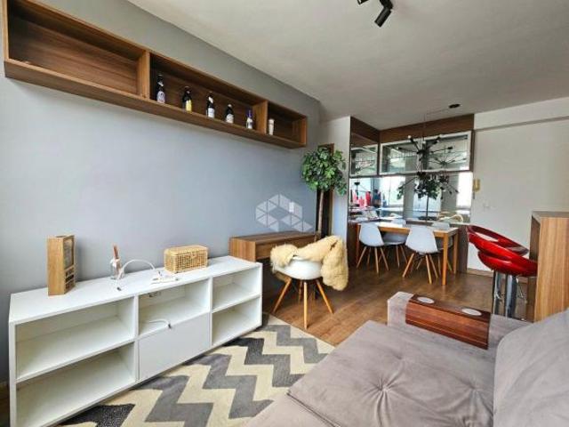 Apartamento 2 quartos, 1 vaga de garagem, mobiliado, bairro Jardim Carvalho em P