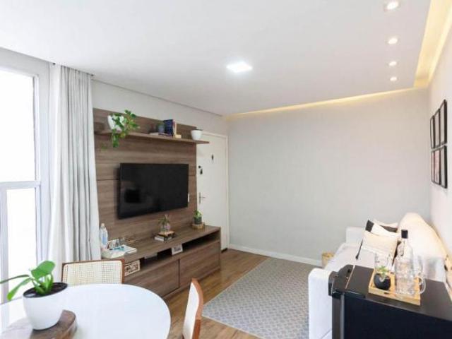 Apartamento 2 quartos, 1 vaga. Em condomínio Fechado. Ótima localização