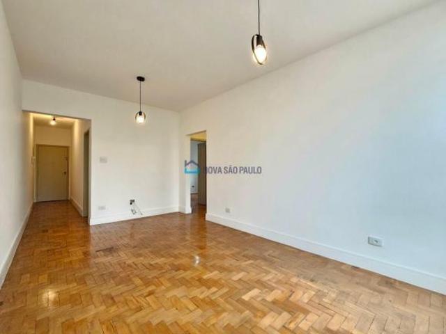 Apartamento, 2 Quartos, 1 vaga, 2 banheiros à Venda em Moema