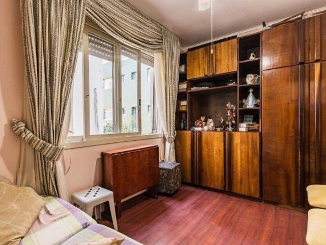 Apartamento 2 quartos, 1º andar, sol da manhã, vaga coberta