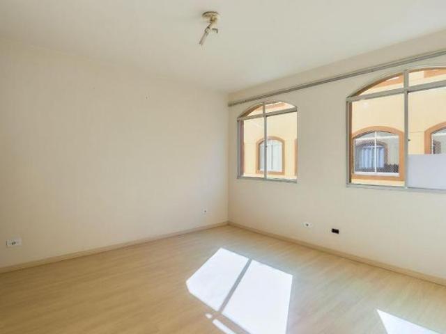 Apartamento 2 quartos, 1 banheiro, 1 vaga Portão 350 mil