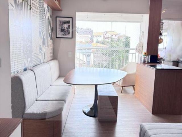 Apartamento 2 Quartos, 1 suíte, terraço e duas vagas livres na Parada Inglesa