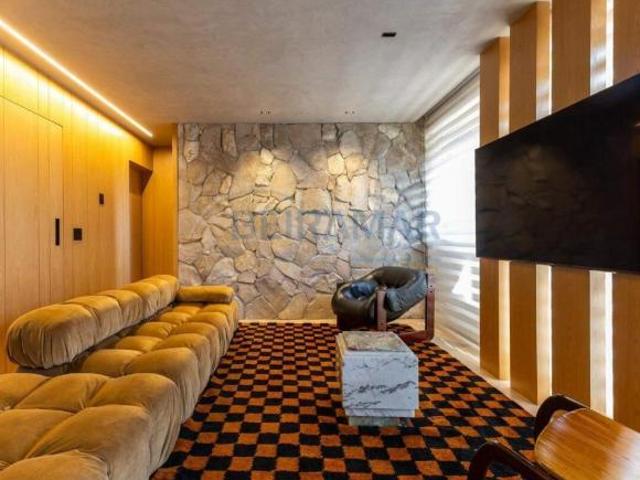 Apartamento 2 Quartos, 1 Suíte, Vista Livre, Reformado à Venda na SQN 110 – Asa Norte
