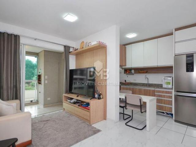 Apartamento 2 Quartos 1 Suíte à Venda entre Batel e Água Verde – Semimobiliado com Sacada Gourmet