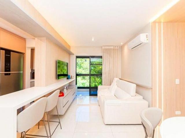 Apartamento 2 quartos, 2 vagas, face leste, mobiliado Santa Felicidade