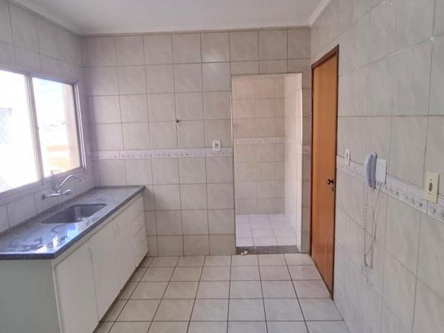 Apartamento 2 quartos com armários Residencial Alabama