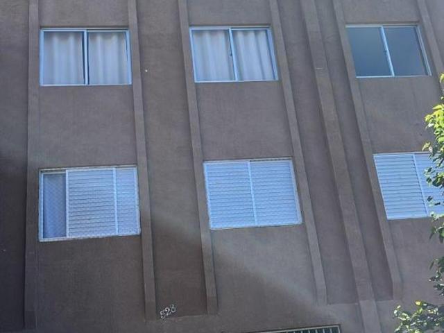 Apartamento 2 quartos com garagem Pinheirinho