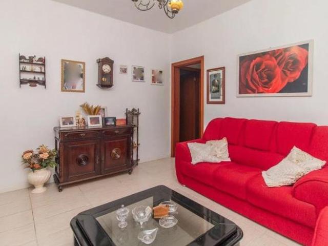 Apartamento 2 Quartos com Suíte e Pátio no Menino Deus