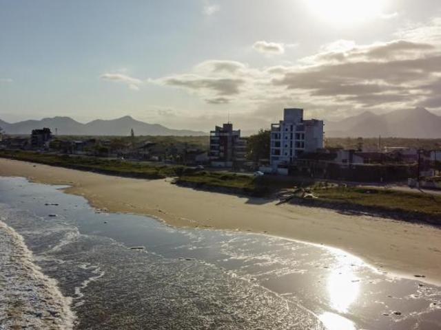 Apartamento 2 quartos com suíte 1 vaga Matinhos beira mar