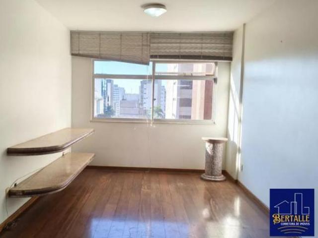 Apartamento 2 quartos com suíte, 85m², em prédio com elevador e vaga de garagem livre e coberta, no