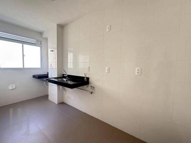 Apartamento 2 quartos com sacada, churrasqueira e lazer completo no CIC