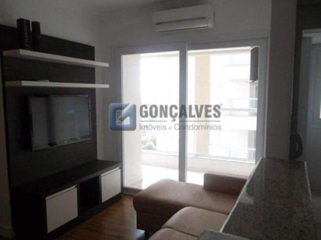 Apartamento 2 Quartos com 1 Suíte, 2 Vagas – Jardim Santo André, SP | Mobiliado e Laminado