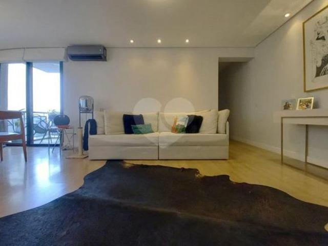 Apartamento 2 quartos com 2 vagas – Vila Olímpia, São Paulo