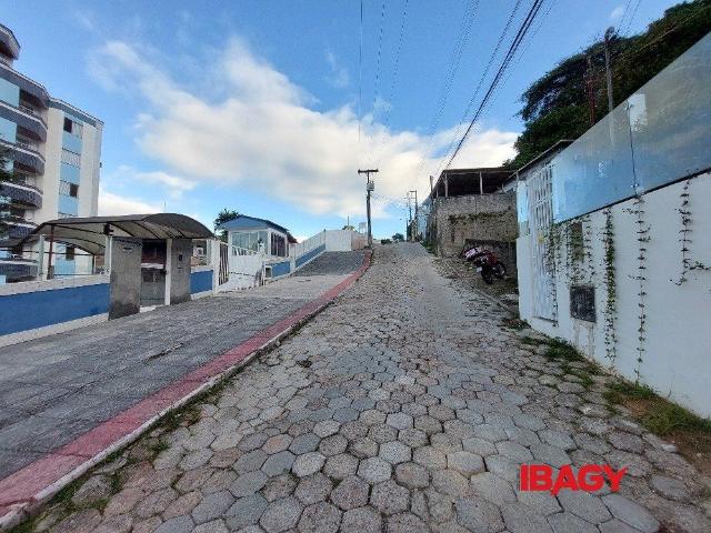 Apartamento 2 Quartos Carvoeira