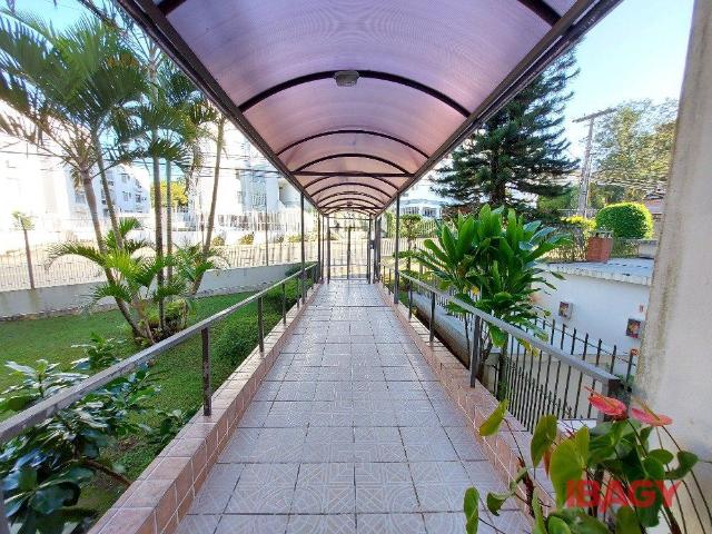 Apartamento 2 Quartos Carvoeira 57m²