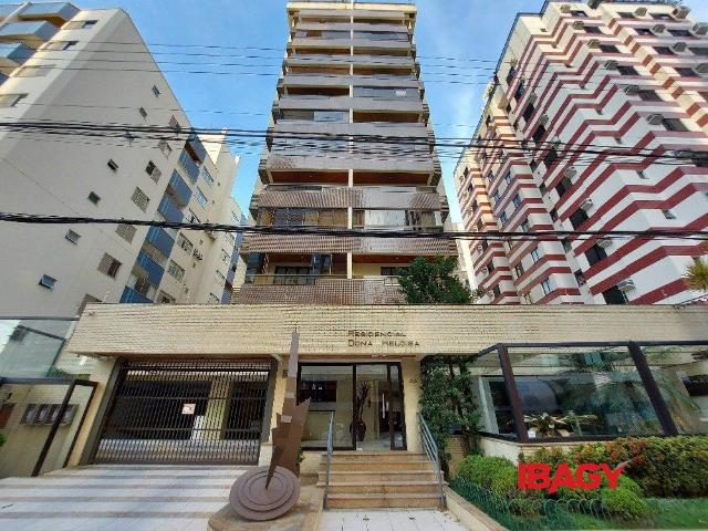Apartamento 2 Quartos Centro 147m²