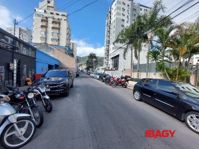 Apartamento 2 Quartos Centro 65m²