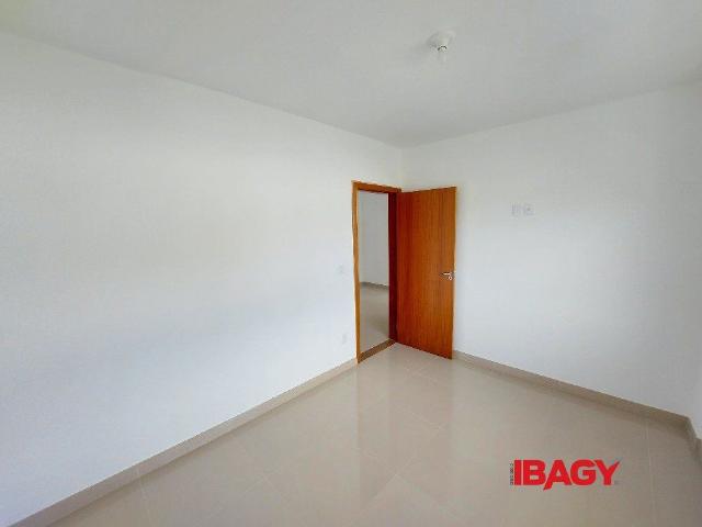 Apartamento 2 Quartos Aririú 54m²