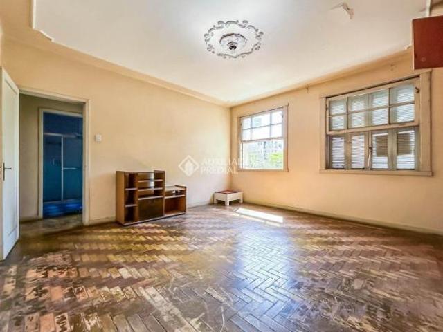 Apartamento 2 quartos de frente na Ramiro em frente ao Clínicas!