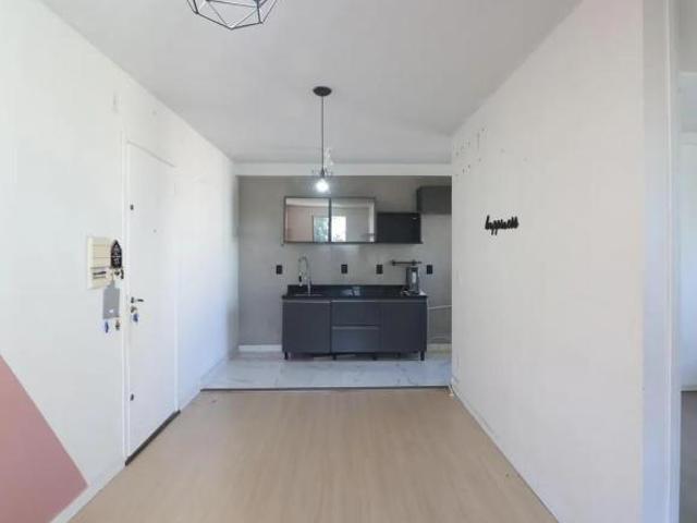 Apartamento 2 quartos, de frente para praça