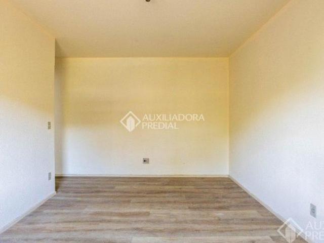 Apartamento 2 quartos desocupado com vaga escriturada
