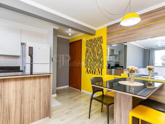 Apartamento 2 quartos e 1 vaga, com móveis planejados à venda em Pinhais 50m2