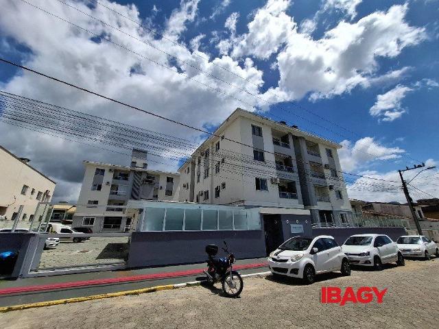 Apartamento 2 Quartos Forquilhas 44m²