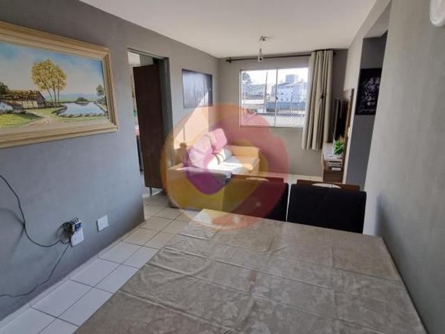 Apartamento 2 quartos, face norte e vaga de garagem na CIC R$ 230.000