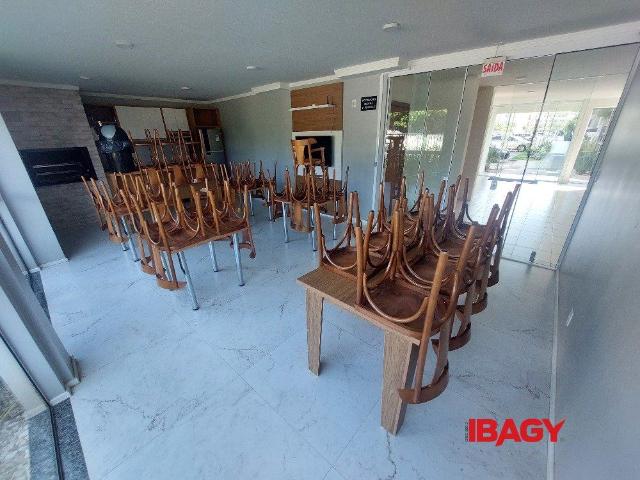 Apartamento 2 Quartos Ingleses Do Rio Vermelho 56m²