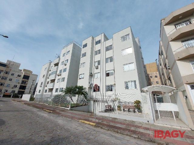 Apartamento 2 Quartos Itaguaçu 64m²