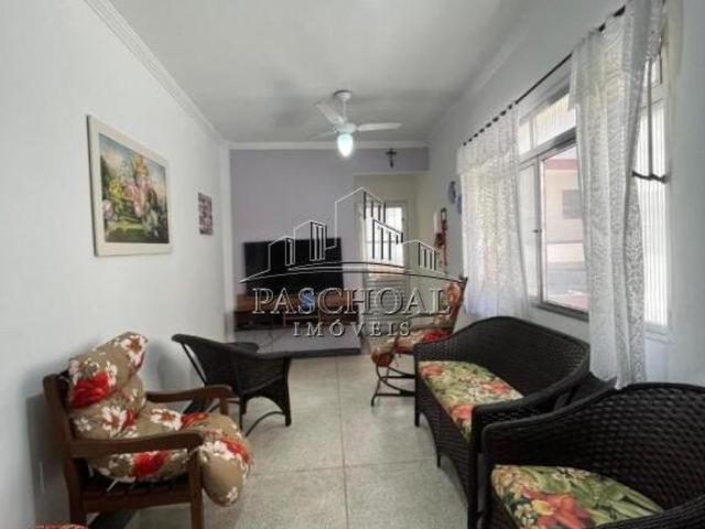 Apartamento 2 quartos no Canto do Forte. 70 metros da praia. Mobiliado