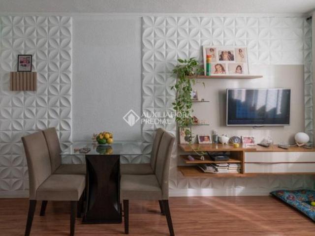 Apartamento no bairro Sarandi, com 2 Quartos com 1 Vaga Estacionamento, Condomínio com infraestrutu