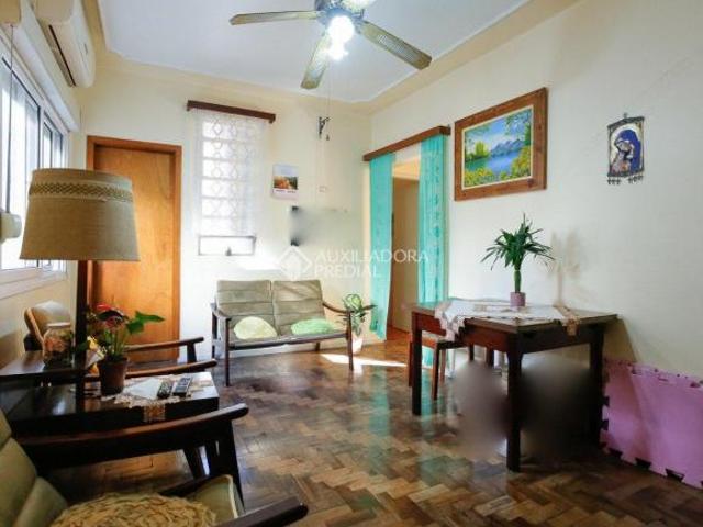 Apartamento 2 quartos, na Marquês do Pombal! Ótima localização!